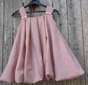 2 robes -boules en lainage- modèle « La délicieuse » (her little world ...